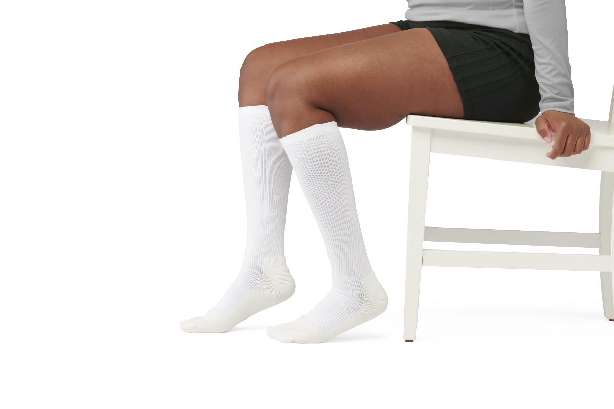 CURAD Knee 15-20 mmHg Cushioned Compression Socks | Medline