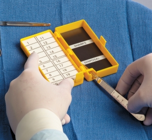 Foam Needle Counters with Magnet and Blade Guard | Medline Industries, Inc.