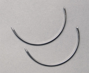 Ferguson 1/2 Circle Taper Point Needles | Medline Industries, Inc.