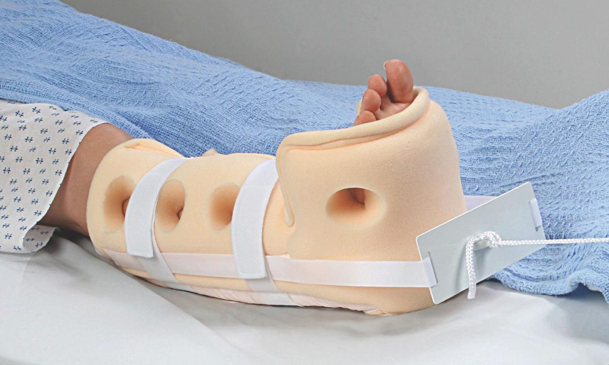 DM Systems Heelift Traction Boot | Medline