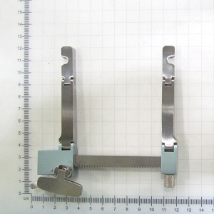 Blackline Clamp with Retractor Blade | Medline Industries, Inc.