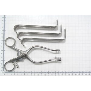 Henley Self-Retaining Retractors | Medline Industries, Inc.