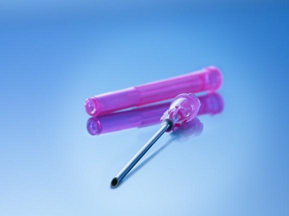 ICU Medical Blunt Fill Needle (Injections) | Medline