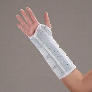 DeRoyal Universal Foam Wrist and Forearm Splint | Medline Industries, Inc.