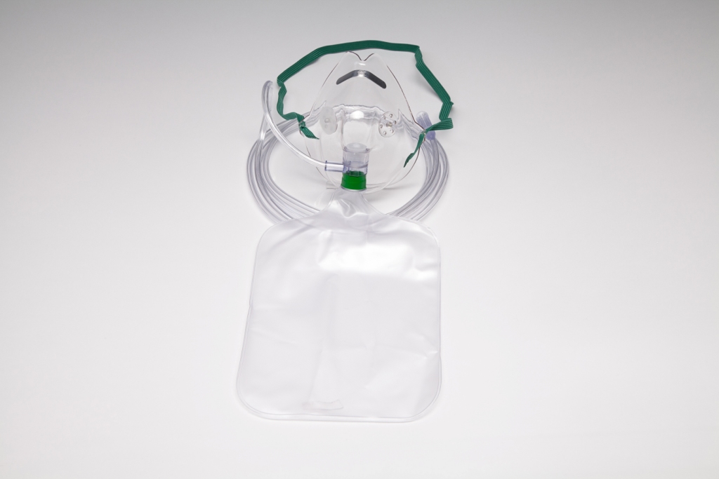 Salter Labs High-Concentration Non-Rebreather Oxygen Masks | Medline